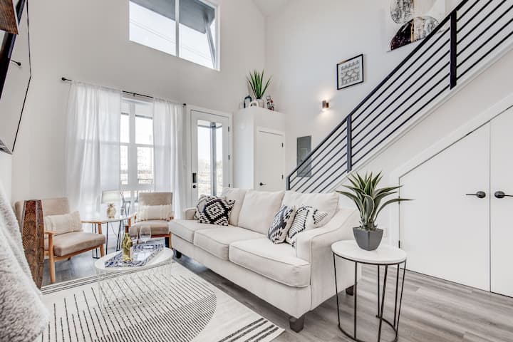 New Modern Home Near Light-rail Station & Downtown - Denver