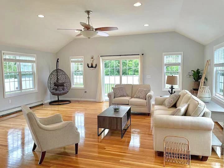 Your Cape Escape! Close To Shopping Mall And Beach - Barnstable, MA