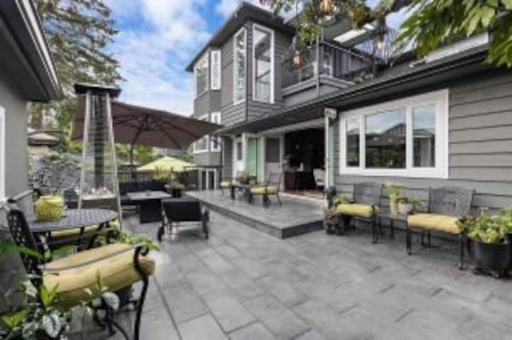 Luxury 4 Bedroom, 3 Bathroom Newly Renovated Home - Vancouver