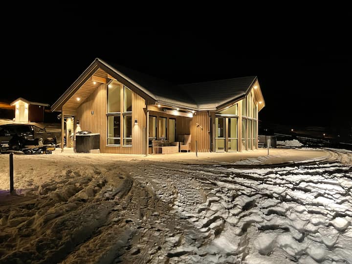 Nordlys Paradis Med Nærhet Til Fjell Og Sjø. - Alta