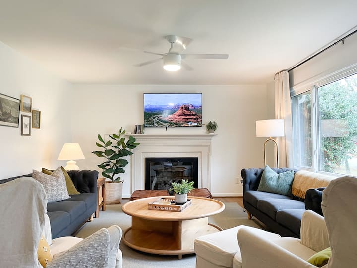 Spacious 4 Br 3 Bath Ample Parking & Pets Ok - Greensboro, NC