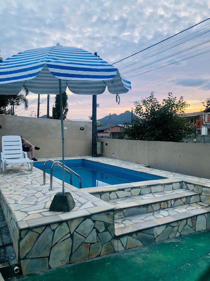 Casa Com Piscina Em Matinhos - Matinhos