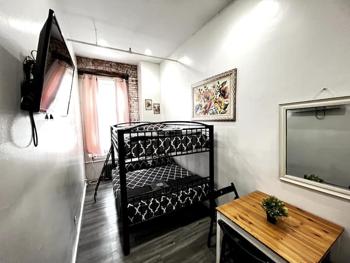 Exclusive Apartment 413 | Shared Bathroom - New York