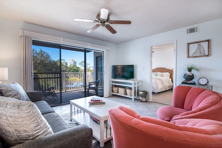 Cute 2/2 Condo, Free Parking! - Orange Beach, AL