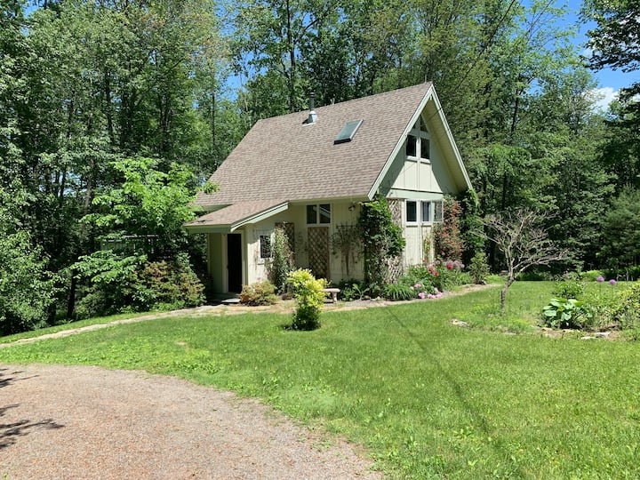 Berkshire Cottage - 10 Mins From Great Barrington - Great Barrington, MA