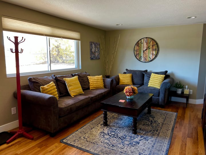 Condo On Rail Line - Red Rocks, Mountains! - Lakewood, CO