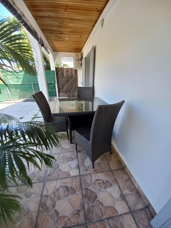 La Case Tatou, Logement Pour 2 Personnes - Saint-Pierre