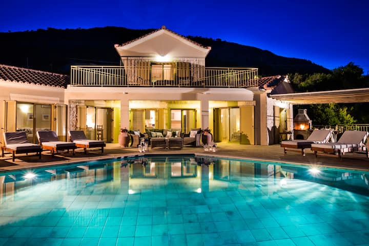 Villa Lemoni: Sea Views, Infinity Pool & Bbq - Cephalonia