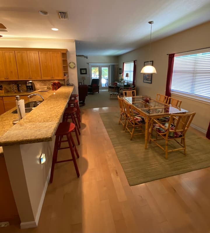 Spacious 3-bedroom Home, Not Far From Ami Beaches - Bradenton