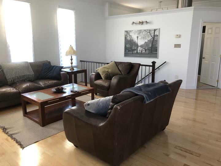 Grand Bungalow Chaleureux à Saint-hubert - Longueuil