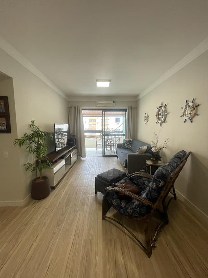 Apto Na Praia Das Pitangueiras á 50m Do Mar! - Guarujá