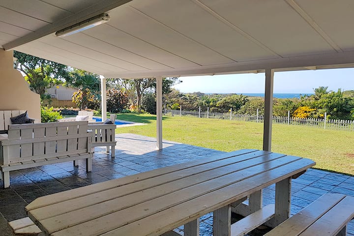 Cheerful 5 Bedroom Cottage With Pool - Port Shepstone