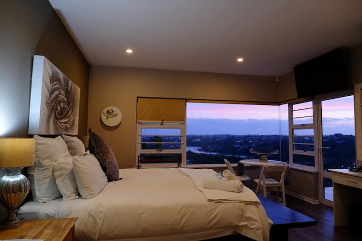 Summit Views - Spacious 1 Bedroom Villa With Pool - East London