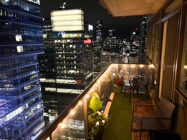 Modern 2br 2ba W Free Parking & Sofabed - Ent.dist - Toronto