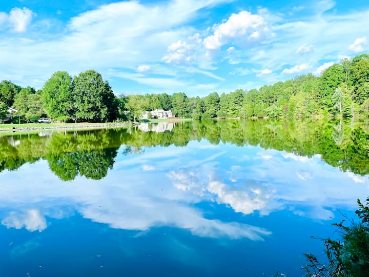 Peaceful Lakefront Vacation Getaway - Chapel Hill, NC