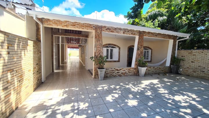 Big Single-story House 150 Meters From The Beach - Peruíbe