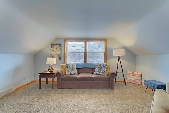 Spacious King Suite Near Hall Of Fame/hwy/airport - Canton, OH
