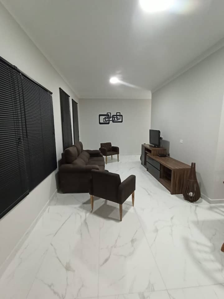 Casa Agradável Com Piscina, 250 Metros Da Praia. - Itapoá