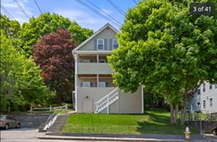 Amazing, Beautiful & Clean Lovely Spot! - Worcester, MA