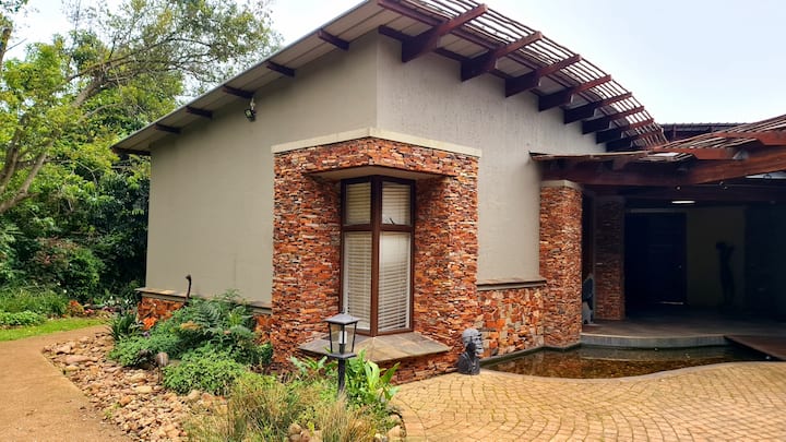 Private 1 Bedroom Suite - Spacious And Luxurious. - Pinetown