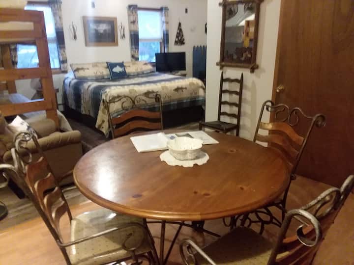 Cabin 2 - Unit 3 Sleeps 5 People - Lake Durant, NY