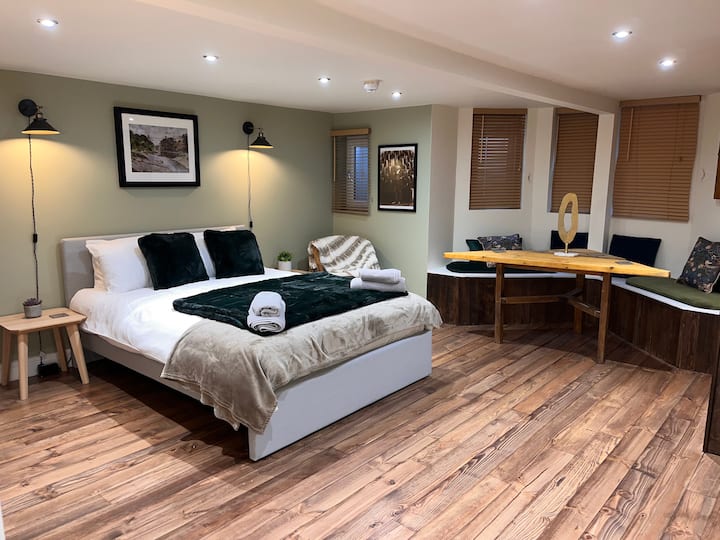 New Boutique Holiday Suite ,The Brunel Suite - Portsmouth