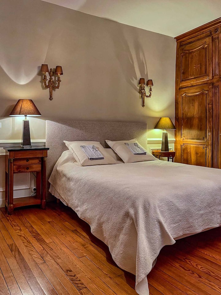 Grande Chambre Dans Maison De Charme Du Xviième - Revel