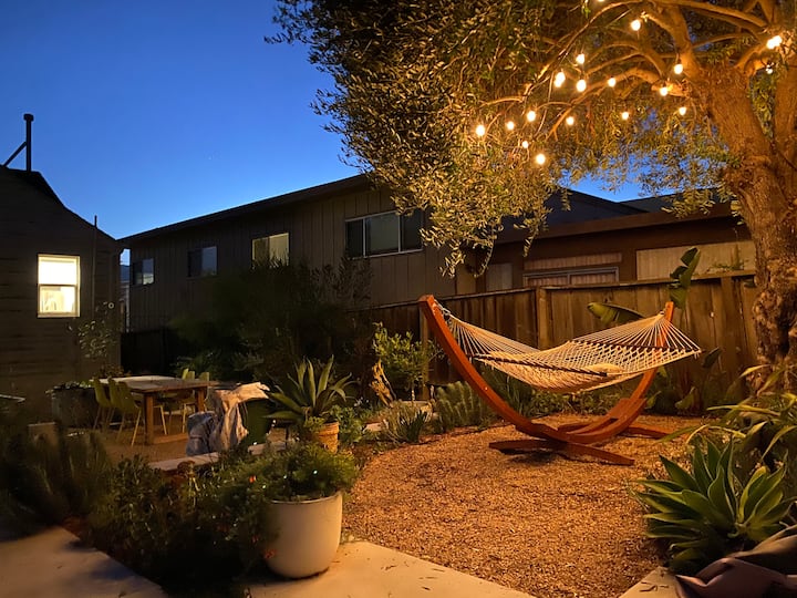 Sweet, Pet Friendly Garden Apartment With Fire Pit - San Francisco, CA