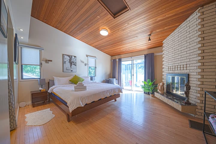 Family-friendly Waterfront Home With Beach Access - Sechelt