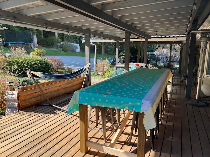 Sechelt Waterfront Home, Beach Access, Sleeps 12 - Sunshine Coast Regional District, BC, Canada