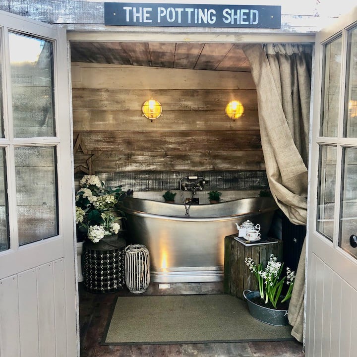 The Old Parlour  5* Boutique Barn - Award Winning! - Whitchurch