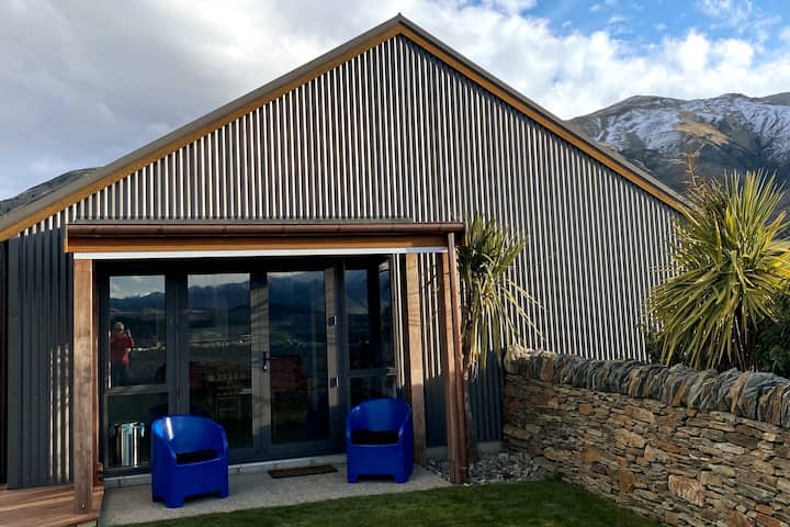 Modern Studio W/ Stunning Alpine & Mountain Views - Wanaka