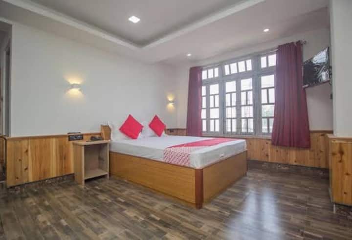 Adorable 4 Bedroom Place With Ample Parking. - Rishop