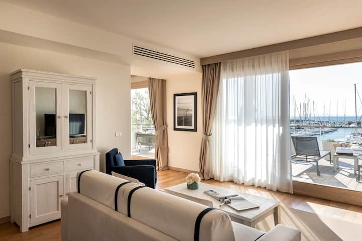 Suite Con Terrazzo Panoramico Fronte Mare - Follonica