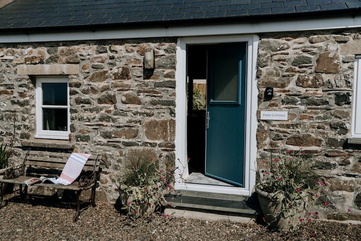 A Romantic, Cosy Cottage Retreat For Two - Solva