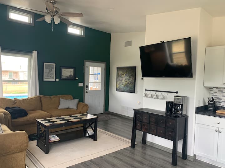 The Prairie Poolhouse, A Perfect 2 Bedroom Oasis. - Wichita Falls, TX