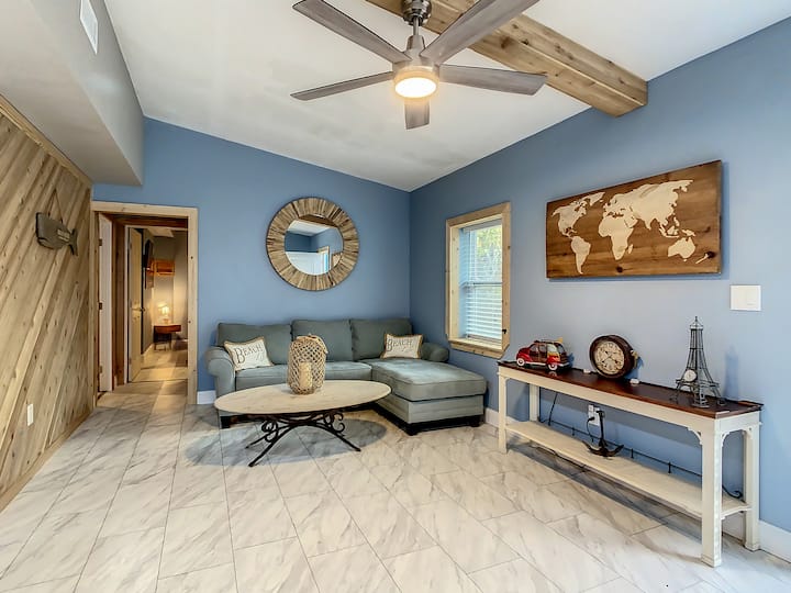 Lovely 2 Bedroom Beachside Vacation Getaway. - Cocoa Beach