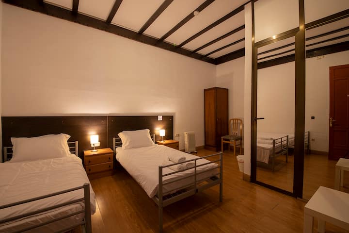 Interior Room With Bathroom (Self Check-in) - Urnieta