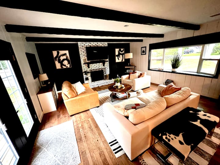Modern Oasis In Hampton Bays - The Hamptons, NY