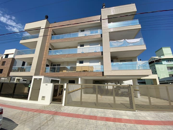 Apartamento Lindo Com Piscina 2 Quartos Com Suites - Governador Celso Ramos