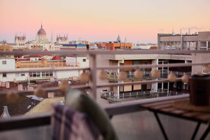 Parliament, Buda Castle Panorama View With Balcony, 8th Floor - Hongrie