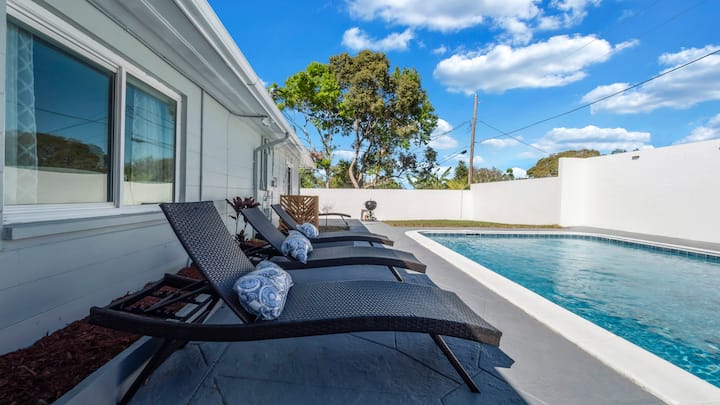 Luxury 4br Lakeland Home W/ Pool, Arcade- Legoland - Lakeland, FL