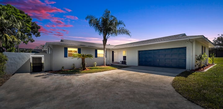 Spacious 4br Retreat Minutes To Downtown & Airport - Lakeland, FL