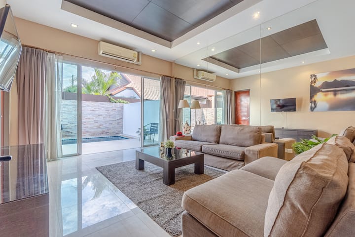 Deluxe 3-bedroom Pool Villa Near Jomtien Beach - パッタヤー