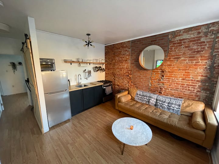 Lovely 1 Bedroom Apt - Private Patio - Philadelphia, PA