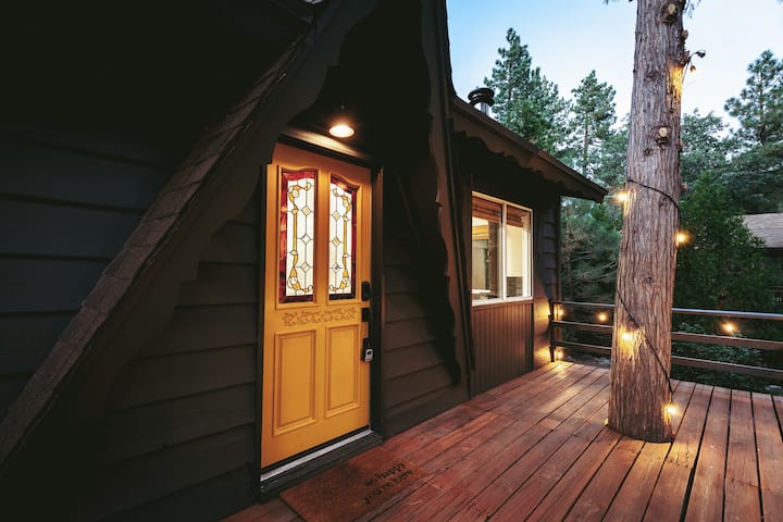 Getaway A-frame Front Cabin-hot Tub, Dogs, Fun - アイディルワイルド＝パイン・コーブ, CA