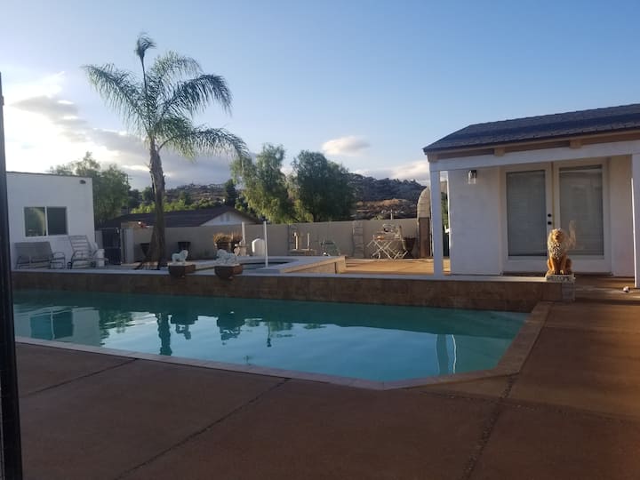 Ranch Home Welcoming Large Families Small Or Party - Canyon Lake, CA