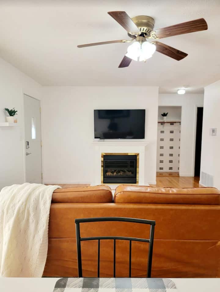 Cheerful 4 Room House - Lincoln, NE