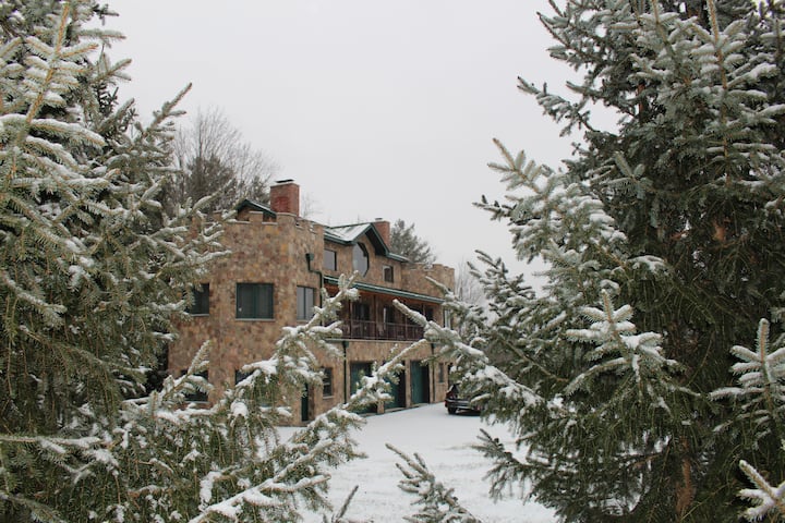 Windham Castle With A View & Minutes To Skiing - Windham, NY