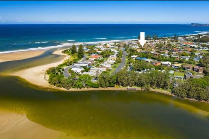 Retro Beach Retreat - Pet Friendly - Timbertown, Wauchope